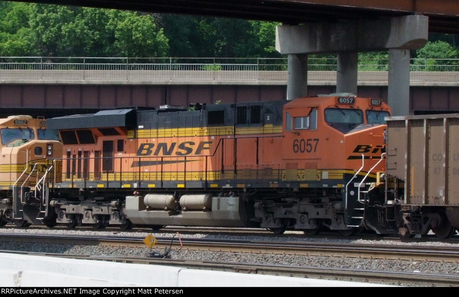 BNSF 6057